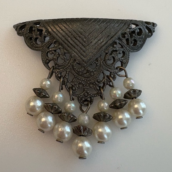 Jewelry | Vintage Brooch Faux Pearl Dangle Silver Toned Pin Filigree ...